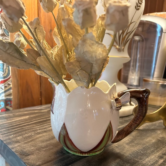 Lefton | Accents | Vintage Lefton Bee Line Milk Pitcher Bumble Bee ...